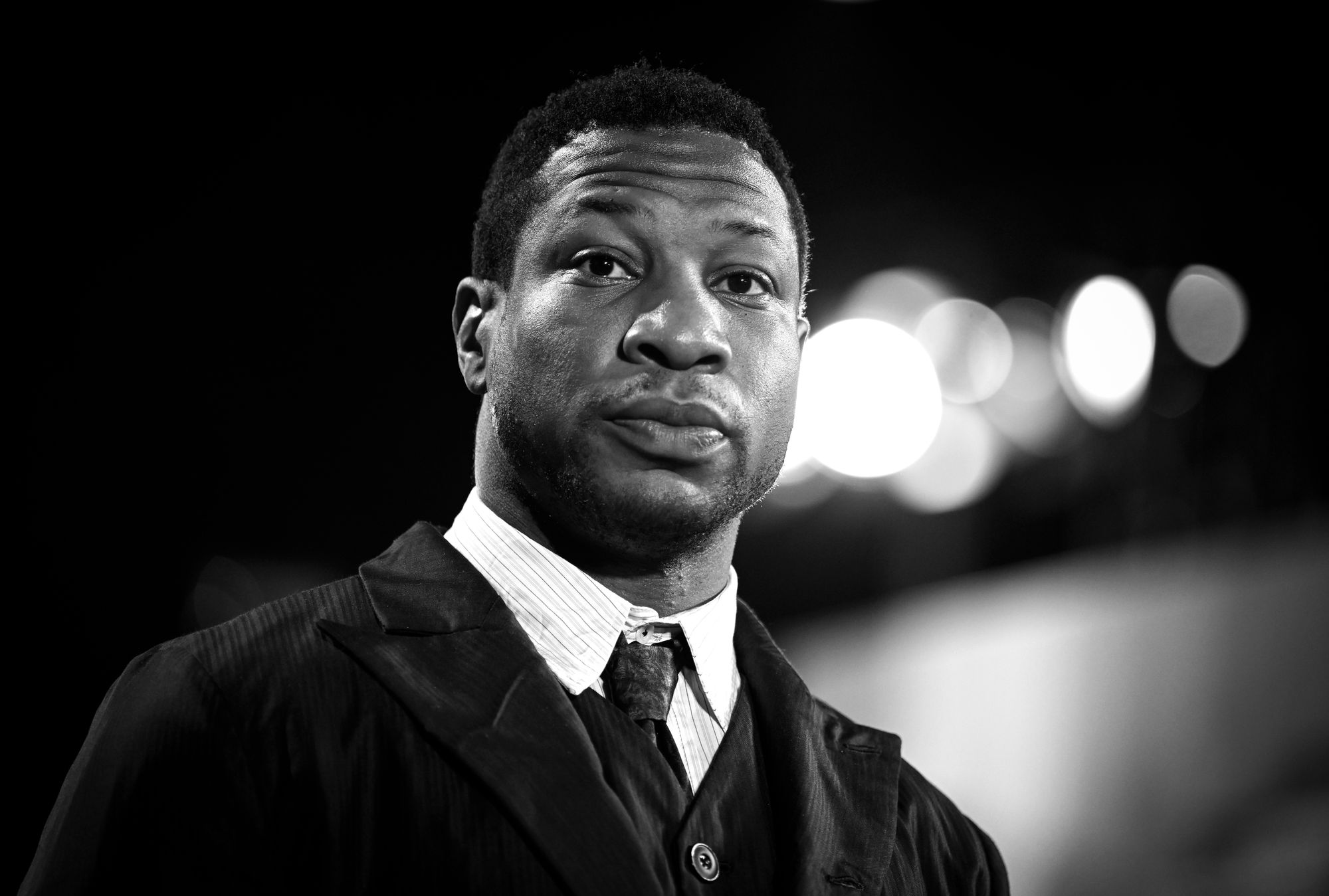 Jonathan Majors' Lawyer Turns Abuse Case Against Ex and Police - LEVEL Man