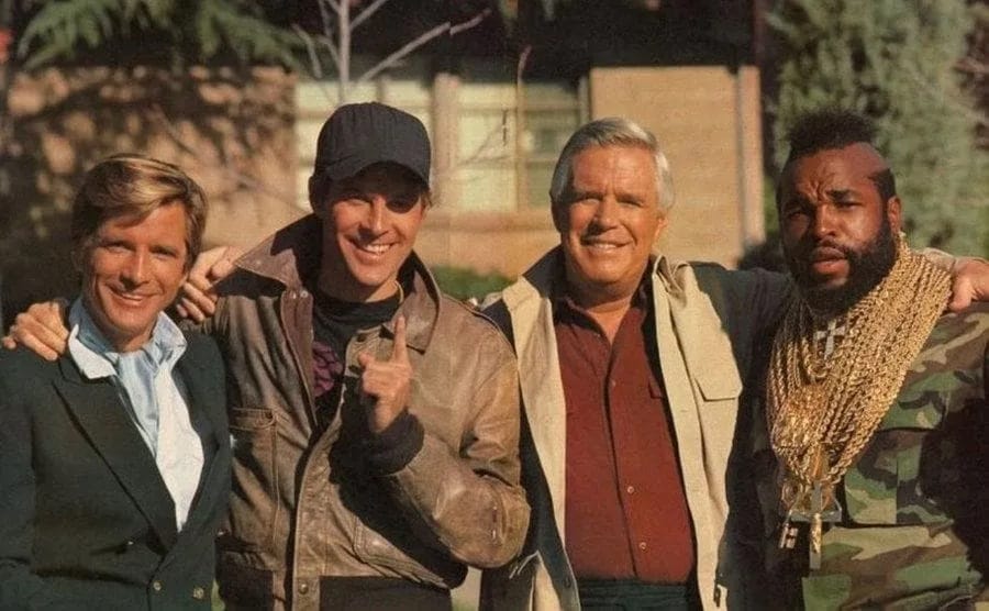 Every Friend Group Has A Boss, Charmer, Badass, And Weirdo